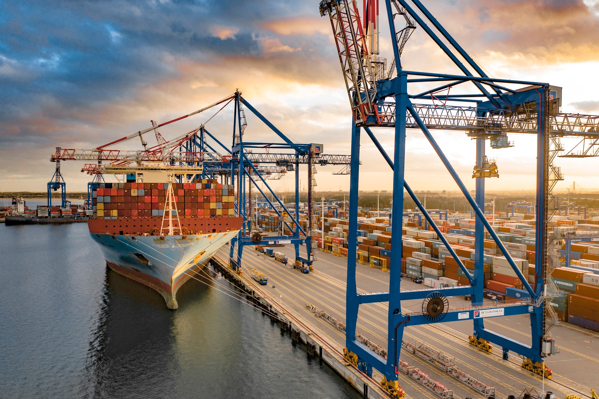 Port Gdańsk - największy Polski port! - Challenge Poland
